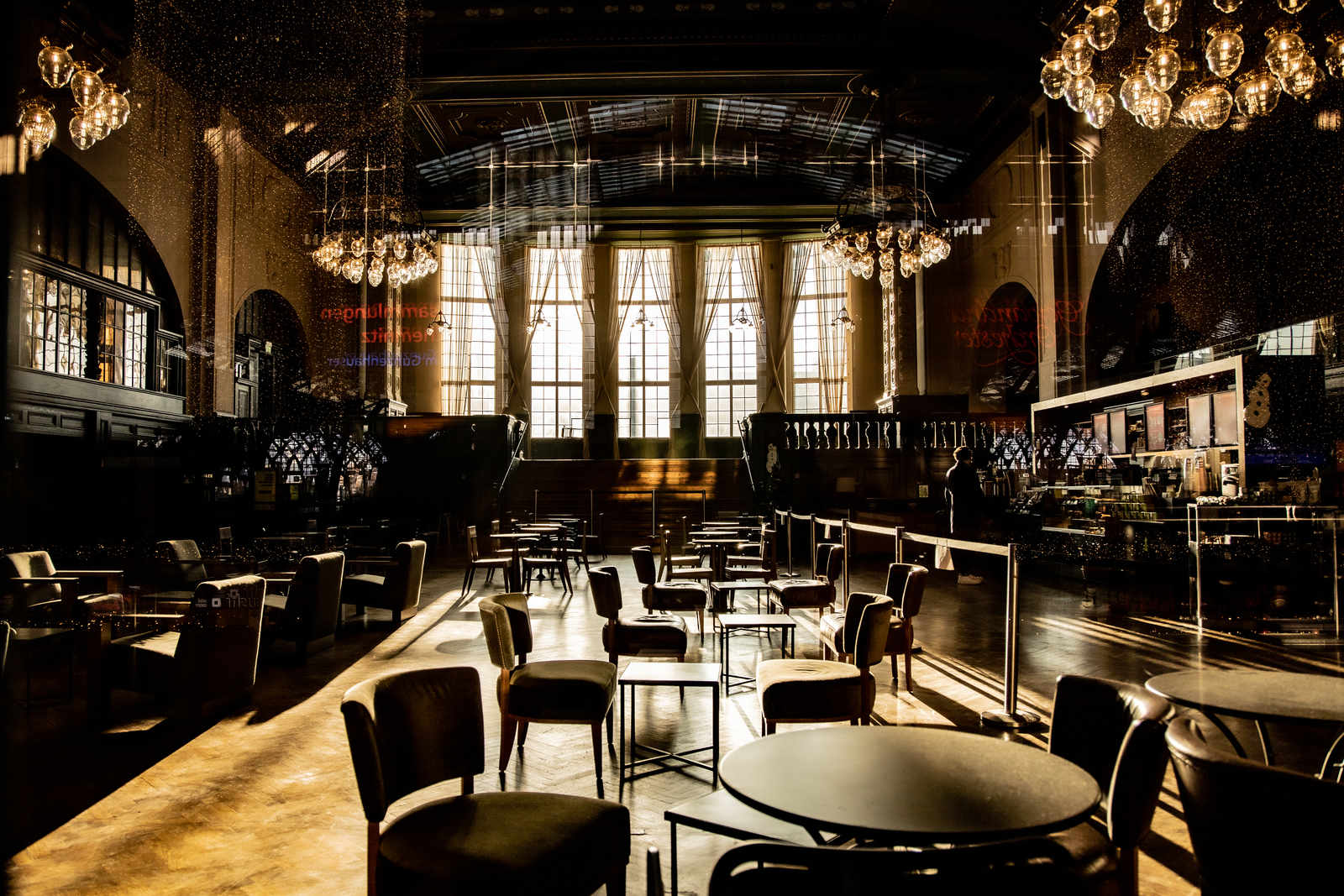 Wandbild Leipzig - Hauptbahnhof, Blick auf Kaffee im ehemaligen ...